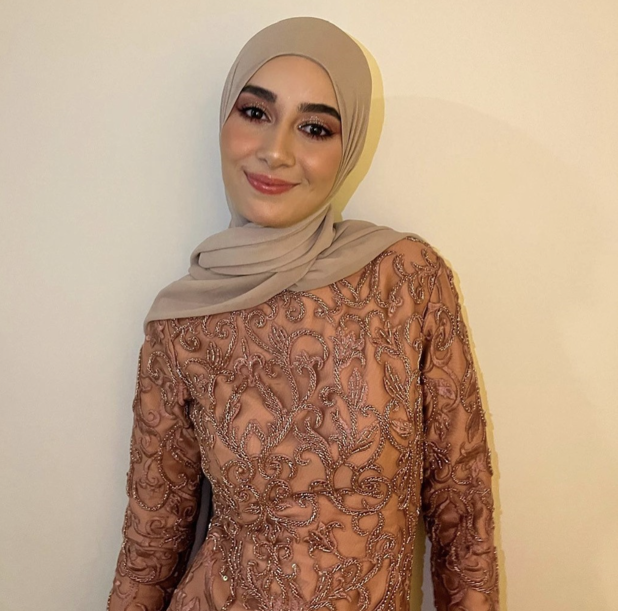 Moda e Tradição: um olhar sobre as vestimentas da Arábia Saudita